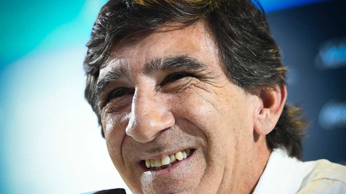 Sonríe Costas: Racing sumó a su octavo refuerzo de este mercado de pases