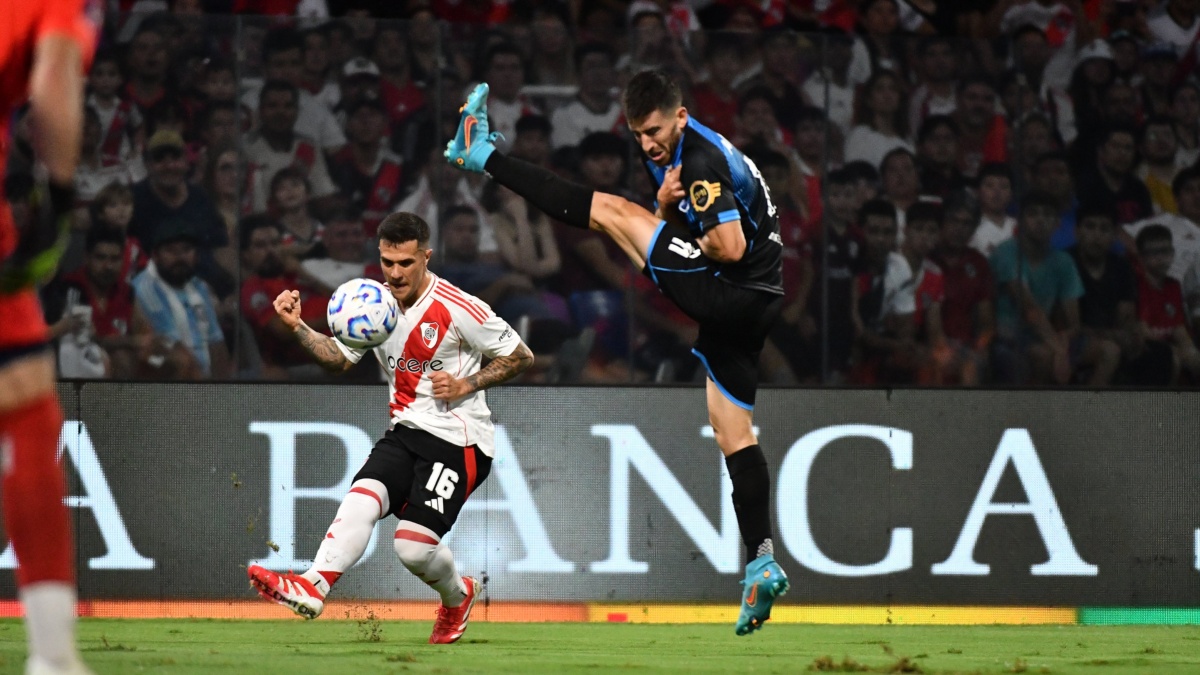 River se enfrentó a Ciudad Bolívar en el debut por Copa Argentina