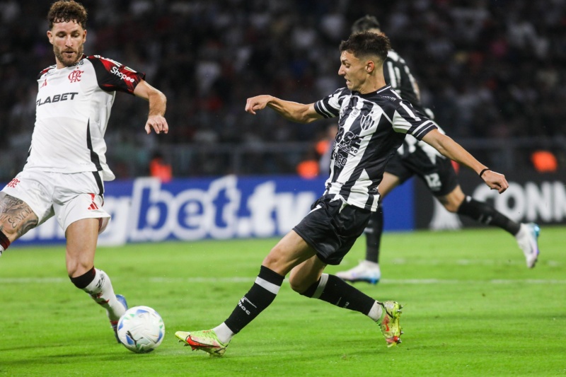 Central Córdoba estuvo cerca, pero no pudo con Flamengo y se acomodó en ...