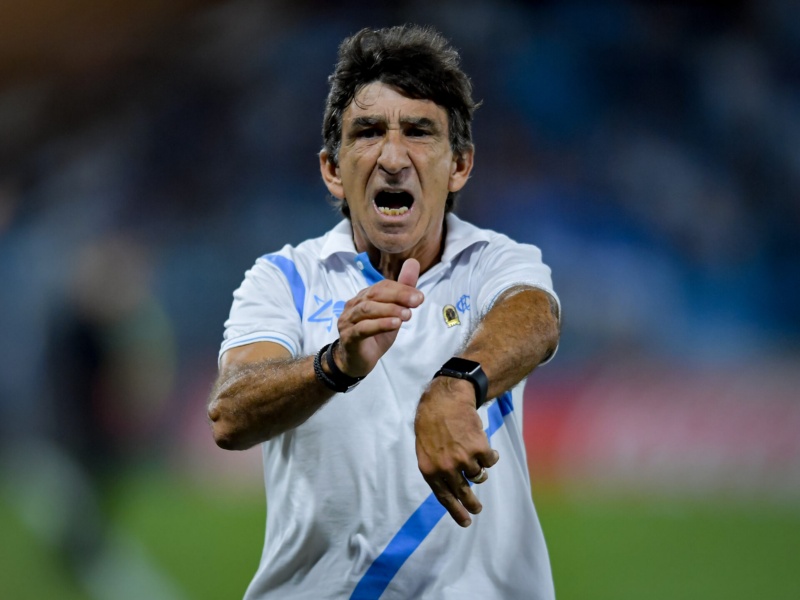 El fuerte mensaje de Gustavo Costas a Racing tras vencer a Newell's ...
