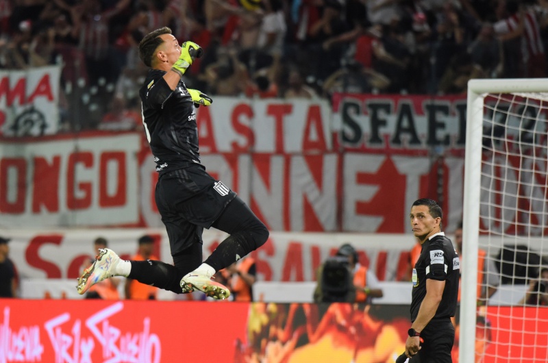 El palazo de Muslera a Rosario Central tras el nuevo título de ...